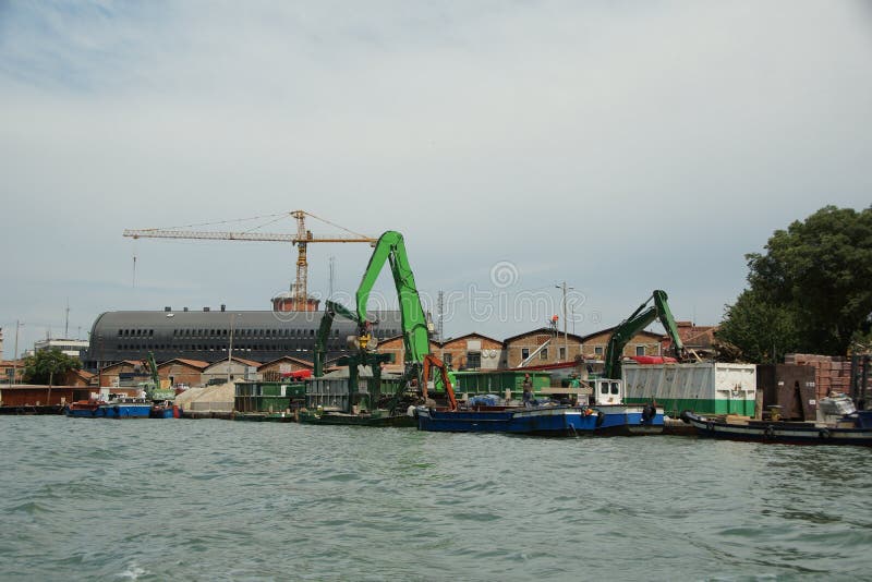 Summer Lagoon Walk editorial image. Image of street - 236147640