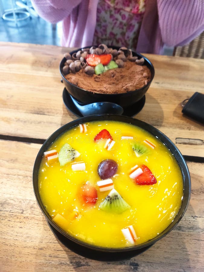 Summer Ling Mango stock photo. Image of dessert, dish - 261755076