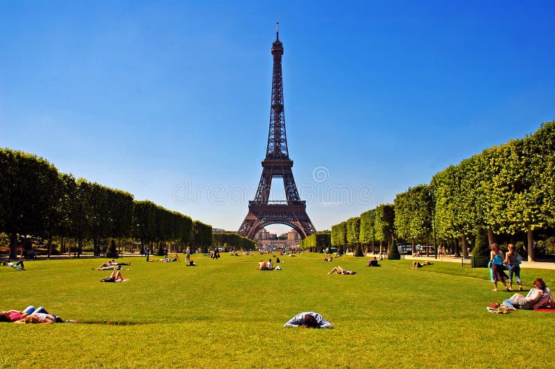 Summer in Paris editorial image. Image of french, city - 644695