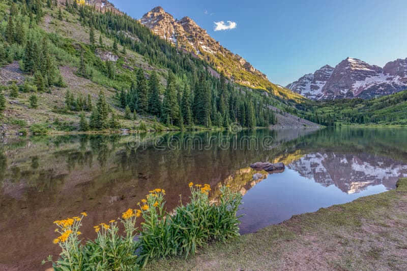 Summer Reflections at Maroon Bells Stock Image - Image of wilderness ...