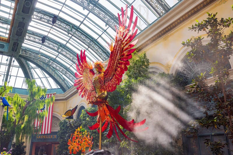 Summer Theme of the Bellagio Conservatory and Botanical Gardens ...
