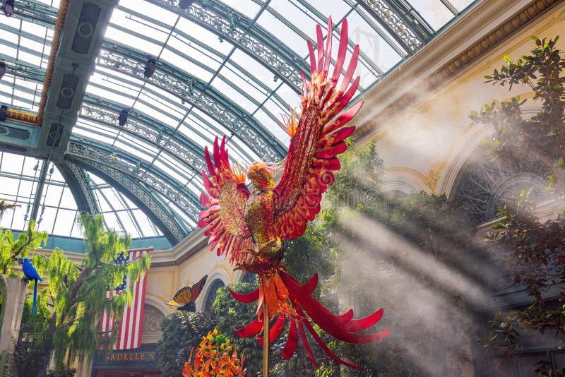 Summer Theme of the Bellagio Conservatory and Botanical Gardens ...