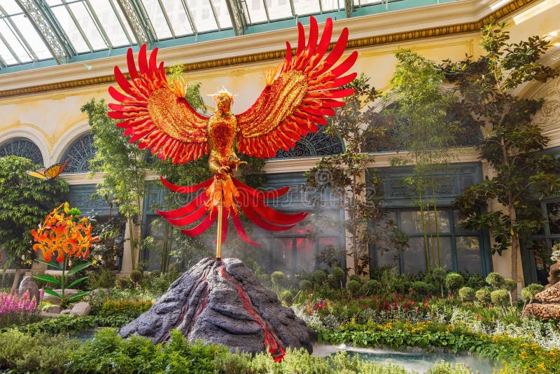 Summer Theme of the Bellagio Conservatory and Botanical Gardens ...
