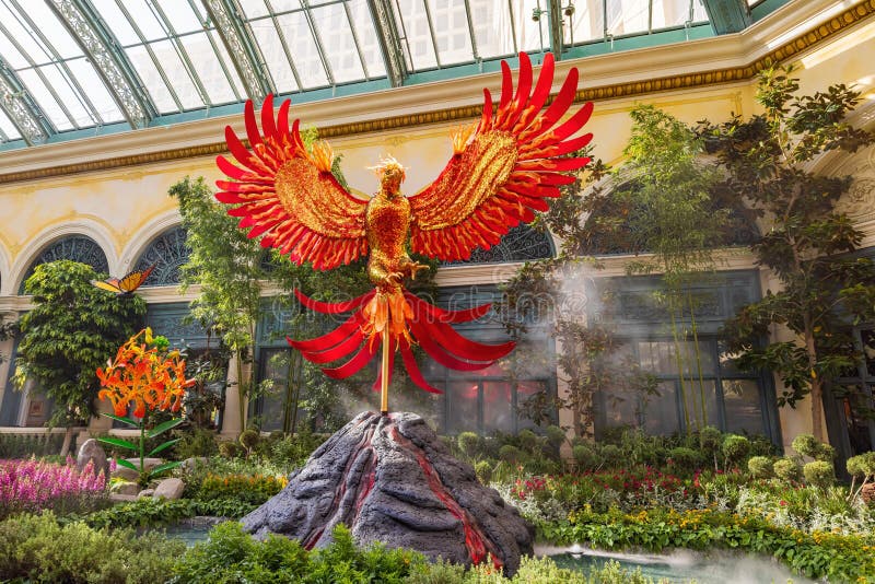 Summer Theme of the Bellagio Conservatory and Botanical Gardens ...
