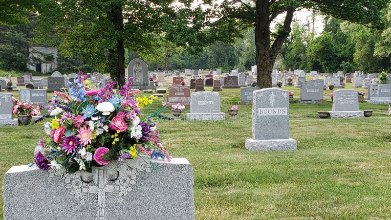 Summer Time Cemetery Flowers Editorial Stock Image - Image of beautiful ...