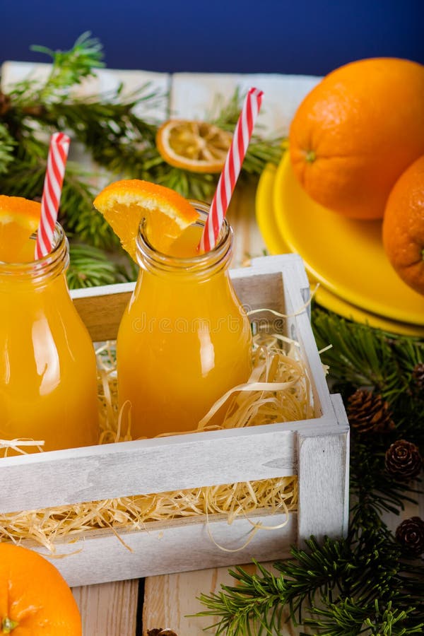 Sumo De Laranja Em Um Frasco Imagem de Stock - Imagem de orgânico ...