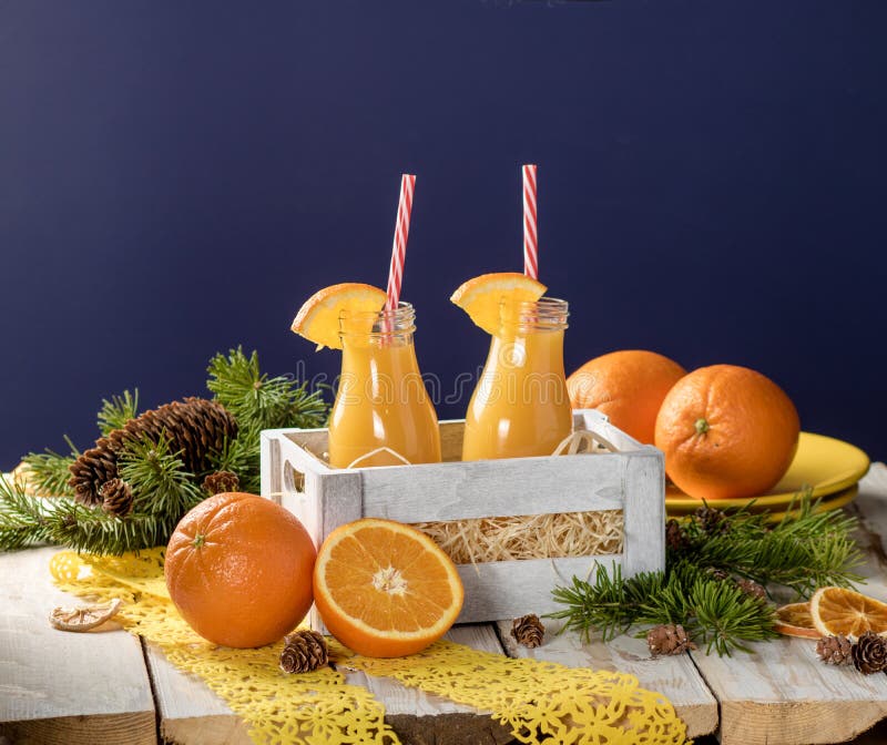 Sumo De Laranja Em Um Frasco Foto de Stock - Imagem de orgânico, fruta ...