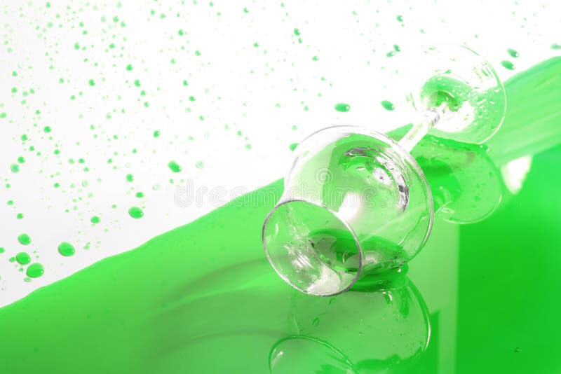 Sumo Verde E Vidro Que Se Submetem a Fundo Foto de Stock - Imagem de ...