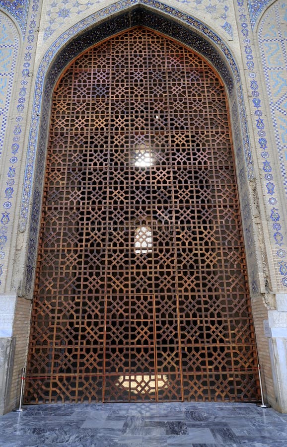 The Sun through the Gate of the Bibi Khanym Mosque, Samarkand ...