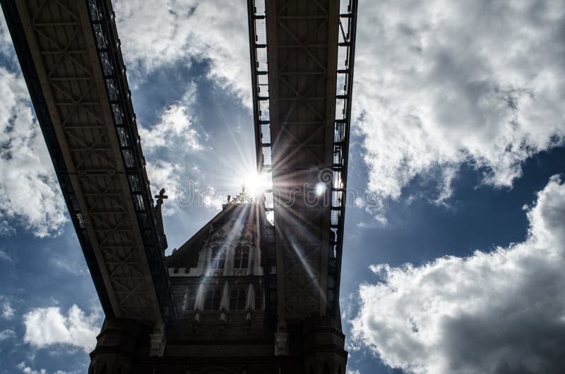 Sun between London Bridge stock image. Image of londonbrige - 182706179