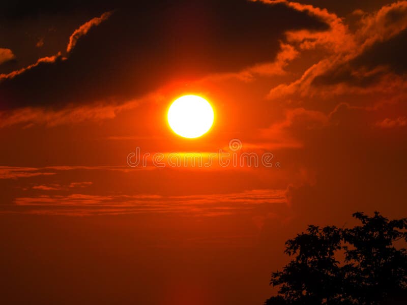 The Sun is a Perfect Circle and the Awesome Stock Photo - Image of ...