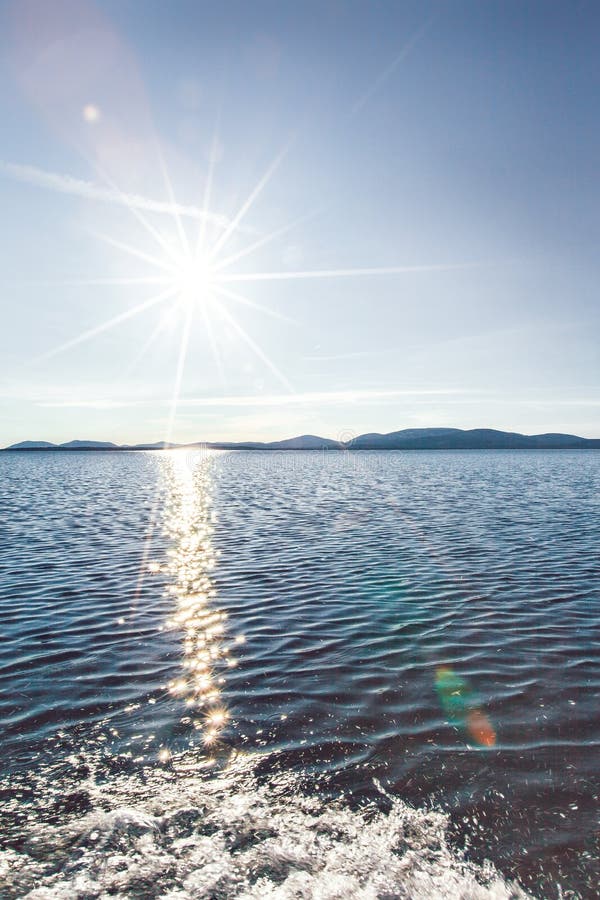 Sun-Reflexe stockfoto. Bild von spiegel, lichtstrahlen - 86903028