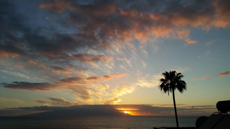 Sun rise stock image. Image of horizon, dusk, atmosphere - 88899609