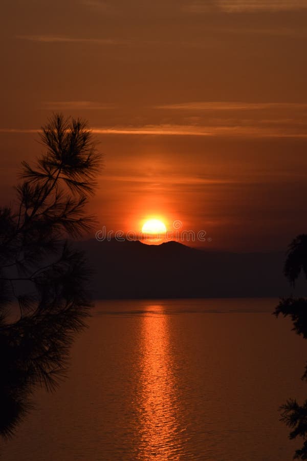 422 Rising Sun Behind Mountains Stock Photos - Free & Royalty-Free ...