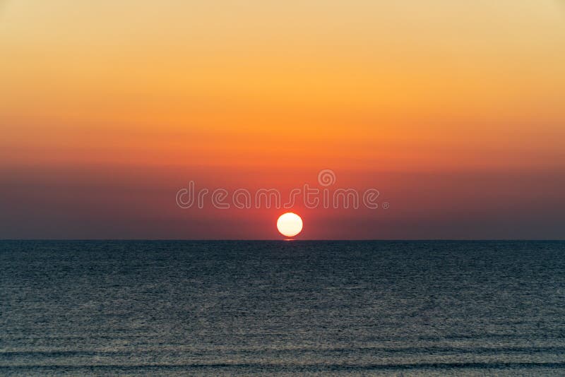 The Sun Rising Over the Horizon Stock Image - Image of ocean, beach ...