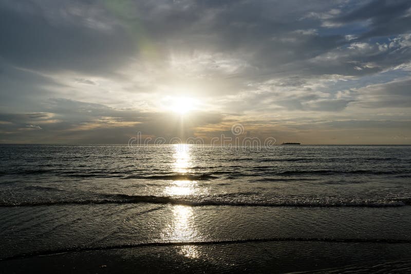 Sun Rising Over Ocean stock image. Image of horizon, pretty - 63657449