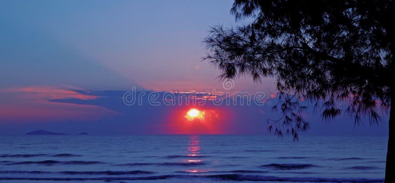 The Sun S Rays on the Horizon. Stock Photo - Image of sunlight, sand ...