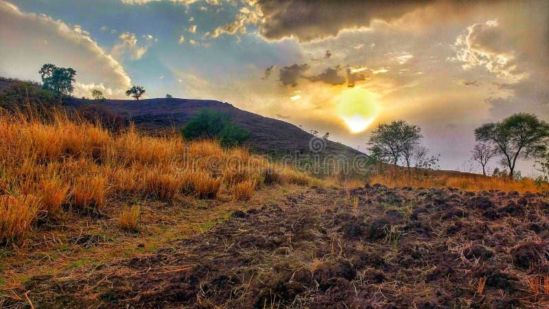 Sun set in dindori, MP stock image. Image of dindori - 165221439