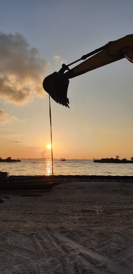 Sun set over the horizon stock image. Image of shadow - 175160193