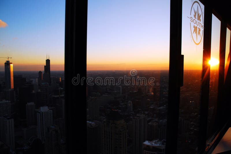 The Sun Sets on the Chicago Skyline Editorial Stock Photo - Image of ...