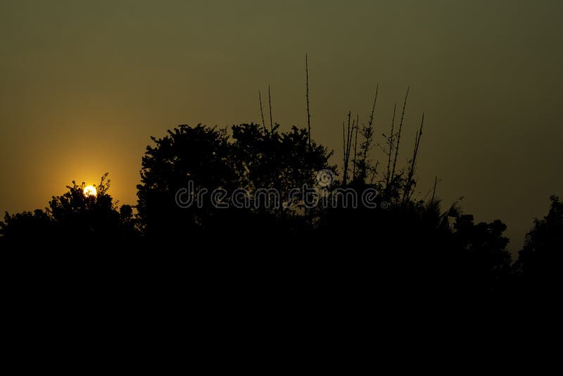 When the Sun almost Sets Just before Dusk when the Golden Sun Down ...