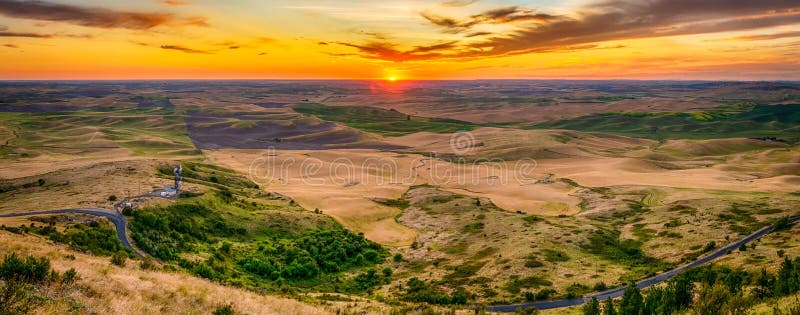 Sun Setting Below the Horizon in a Loose Region of Eastern Washington ...