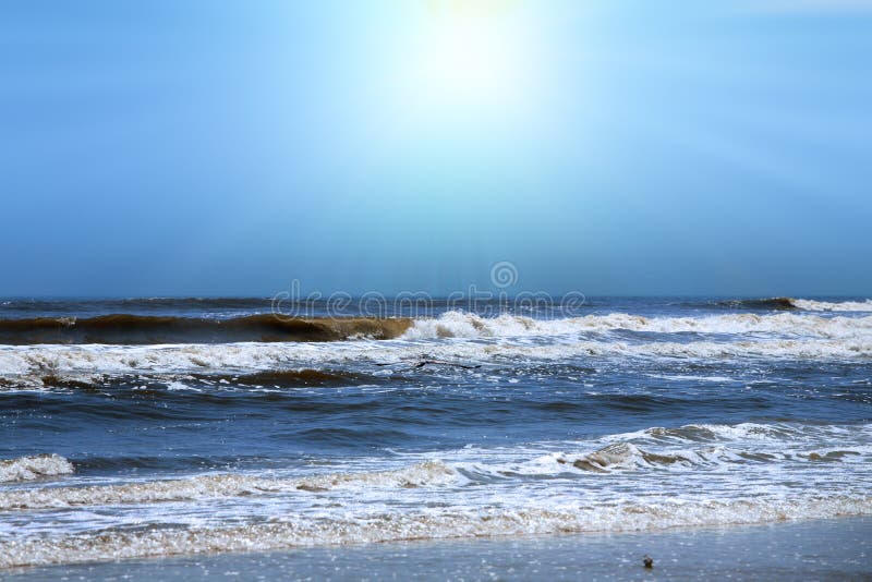 Sun Shining Over Ocean Shore Stock Photo - Image of blue, relaxing: 9573514