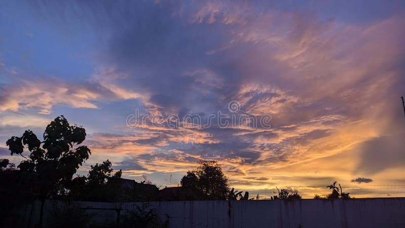 The Sun Slowly Descends for the Night Stock Image - Image of horizon ...