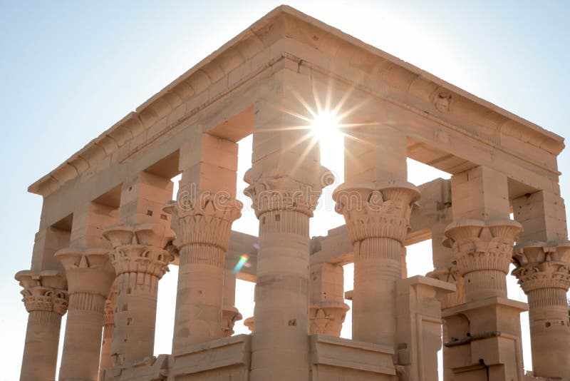 Sun Star Under Ancient Egypt Stock Photo - Image of sunstar, columns ...