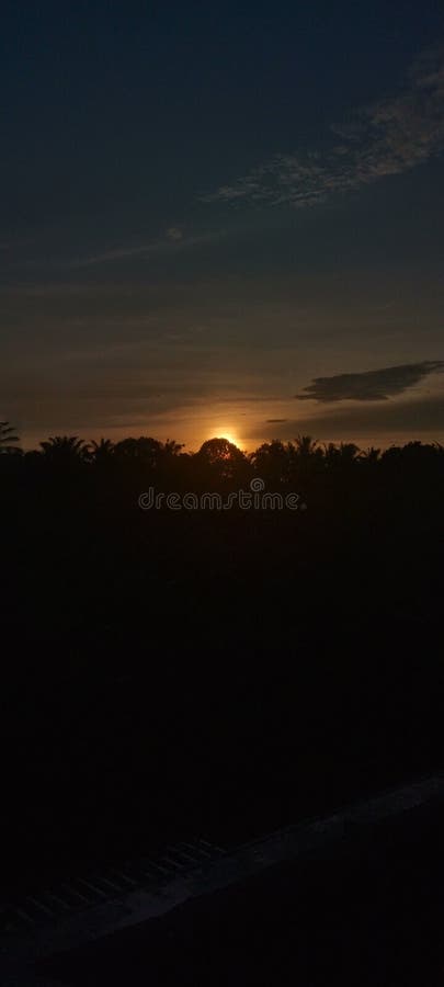 The Sun that Will Set is Indeed Very Beautiful when Seen Stock Photo ...