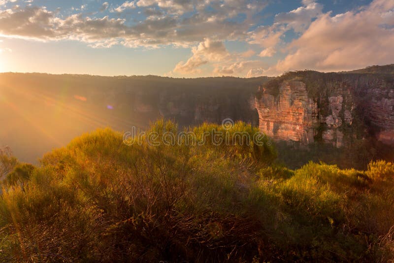 Sunbeams on Blue Mountains Escarpment Cliffs Stock Image - Image of ...