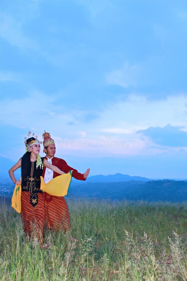 Sunda dancer editorial stock image. Image of pretty, traditional - 32147019