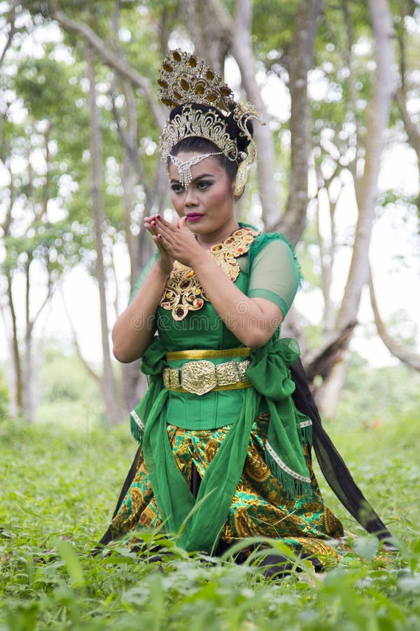 Sundanese Dancer stock photo. Image of traditional, ethnicity - 51329570