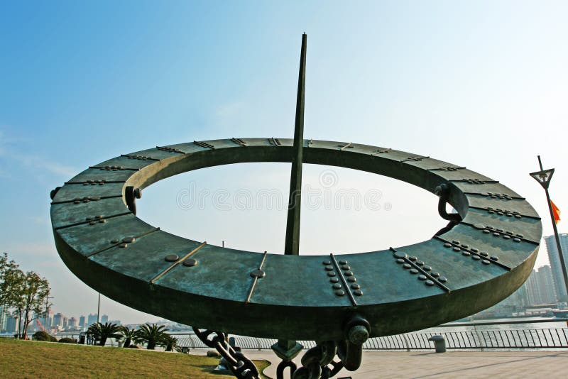 Sundial grande foto de stock. Imagem de seletor, antigo - 13172938