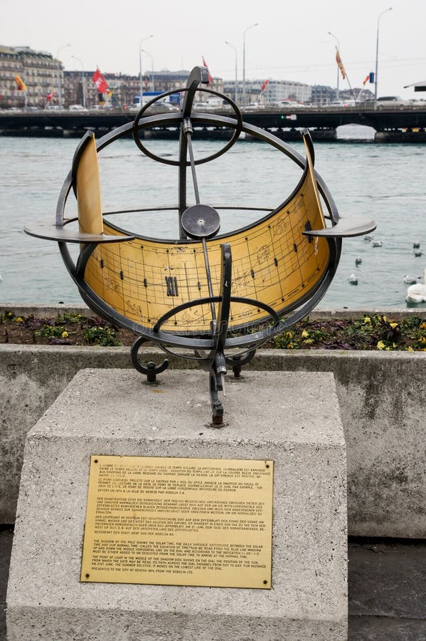 Pavement Sundial, Stratford-upon-Avon. Editorial Photo - Image of ...