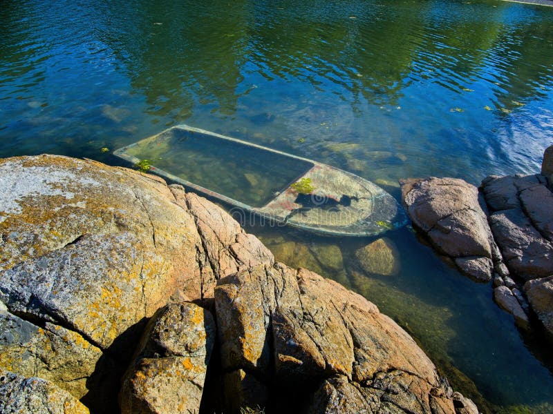 Sunken dingy stock image. Image of mossy, float, boat - 188339143