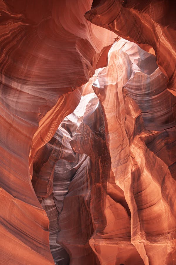 Sunlight Filtering into the Majestic Curves of Antelope Canyon Stock ...