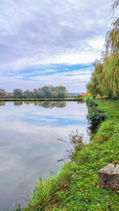 Sunny Day on the Perfect Lake. Autumn Lake with Reflection on the Water ...