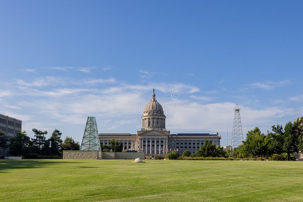 Sunny Exterior View of the Oklahoma State Capitol Editorial Image ...