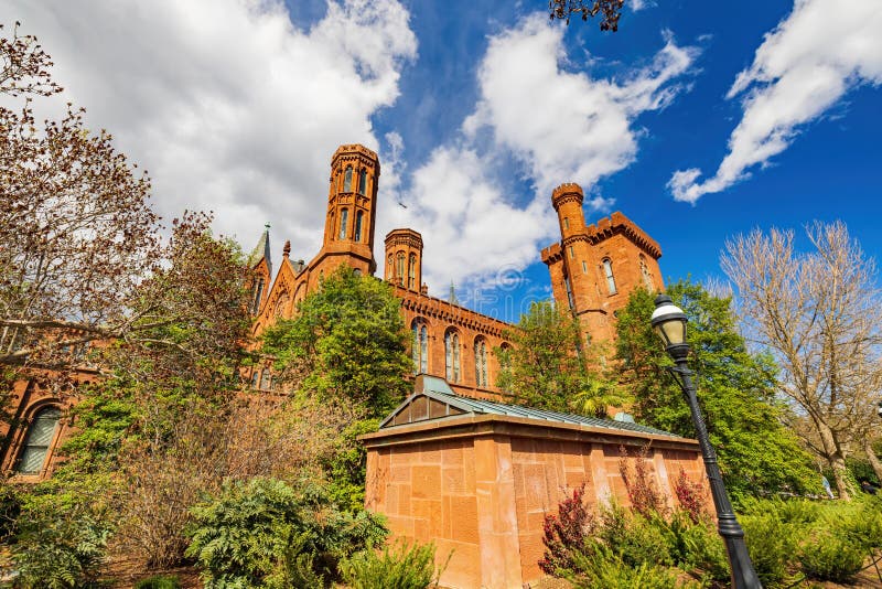 Sunny Exterior View of the Smithsonian Castle Editorial Image - Image ...