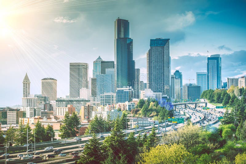 Seattle Se Eleva Los Edificios Washington Del Paisaje Urbano Imagen de ...