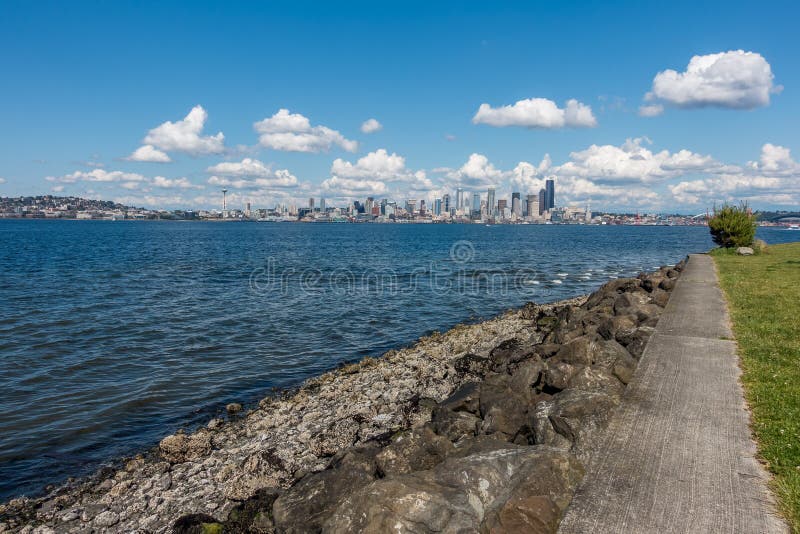 Sunny Seattle Skyline 10 stock image. Image of washington - 55788805