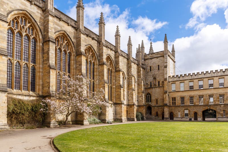 Sunny spring day in Oxford editorial stock photo. Image of court - 69116888