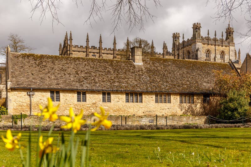 Sunny spring day in Oxford editorial photography. Image of university ...