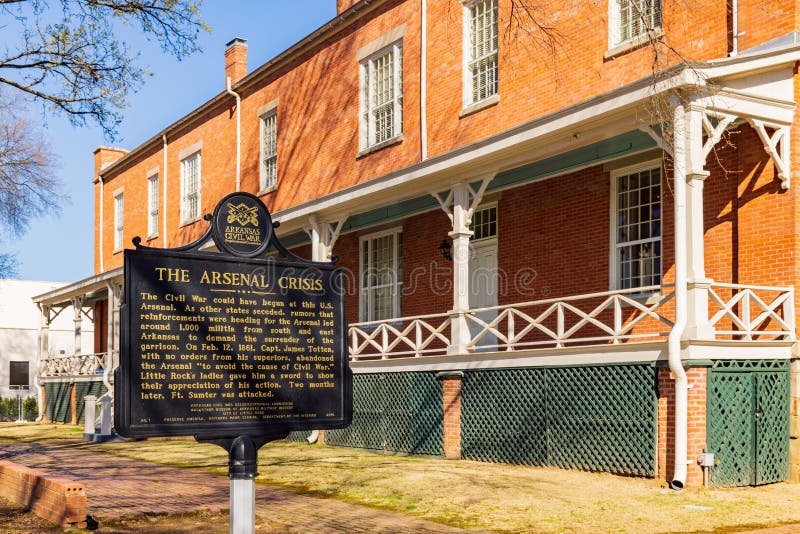 Sunny View of the Historical Building in MacArthur Park Editorial Stock ...