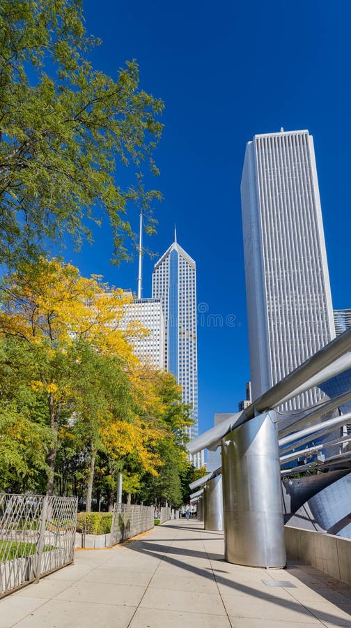 Sunny View of the Jay Pritzker Pavilion at Millennium Park Editorial ...
