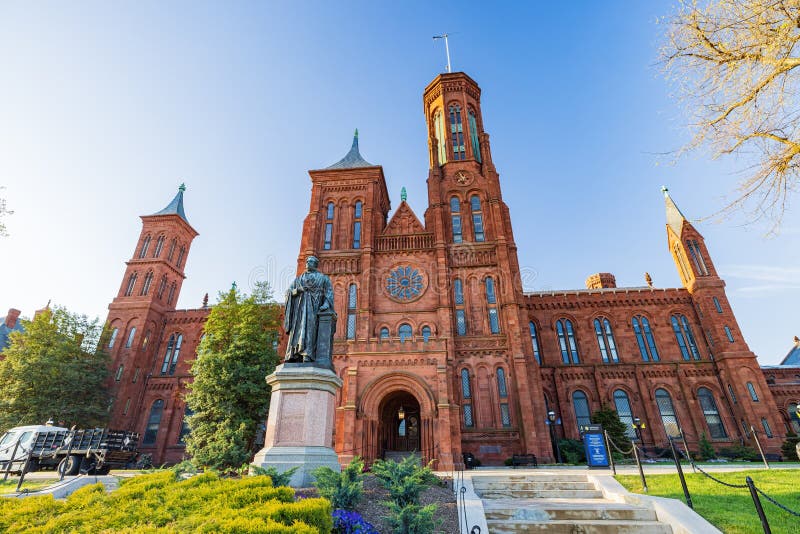 Sunny View of the Smithsonian Castle Editorial Photography - Image of ...