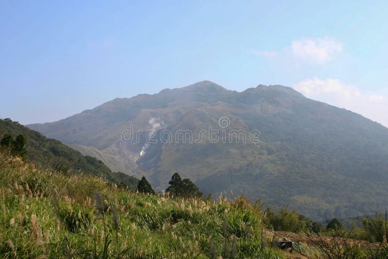 Sunny View Of The Xiaoyoukeng Of Yang Ming Shan Stock Image Image Of Hill Ridge 179681225
