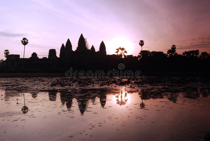 Sunrise of Angkor Wat stock photo. Image of building - 18718920