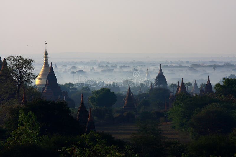 Sunrise in Bagan, Burma stock image. Image of birds, bagan - 29232765